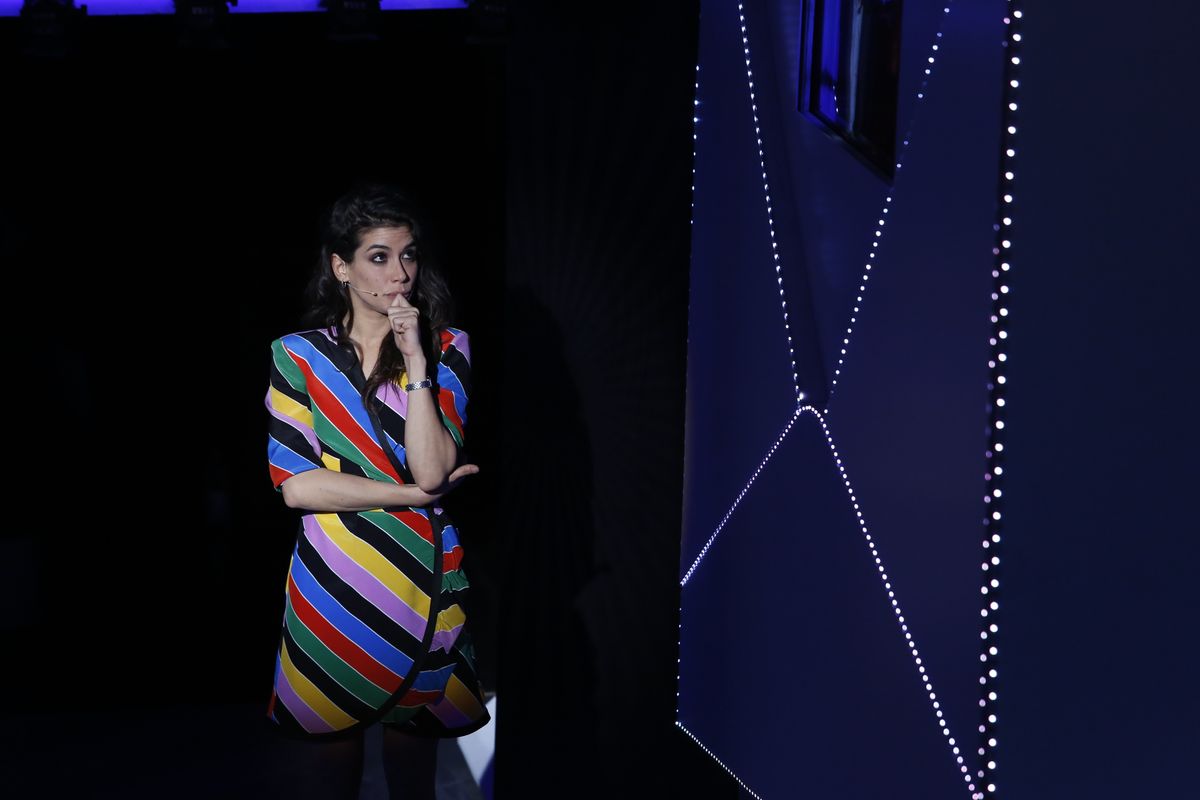 C'è Posta per te | ospiti | Gerard Butler | Giulia Michelini ...