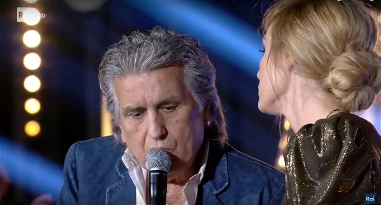 E' morto Toto Cutugno: lutto nel mondo dello spettacolo E' morto Toto Cutugno: lutto nel mondo dello spettacolo