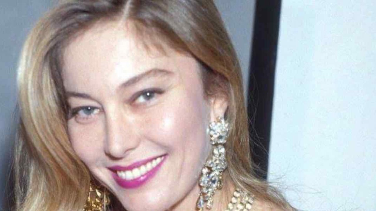 Moana Pozzi's Instagram, Twitter & Facebook on IDCrawl