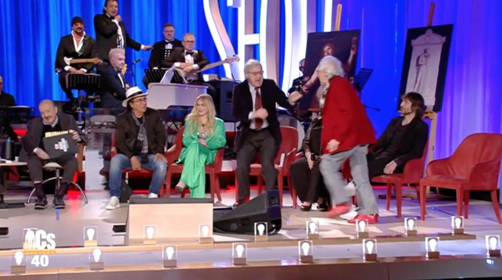 Lite tra Sgarbi e Mughini al Maurizio Costanzo Show, video rissa | Witty TV