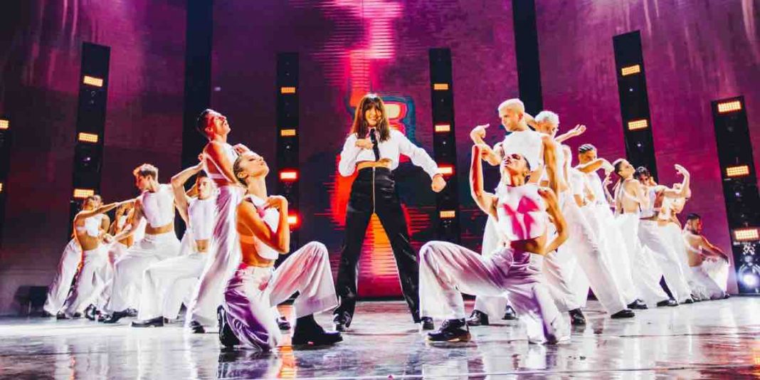 Ambra canta “T’appartengo” nella finale di X Factor 2022: il video