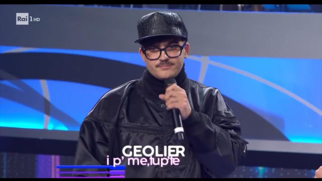 Geolier canta 'I p’ me, tu p’ te' a Sanremo 2024: testo canzone e ...