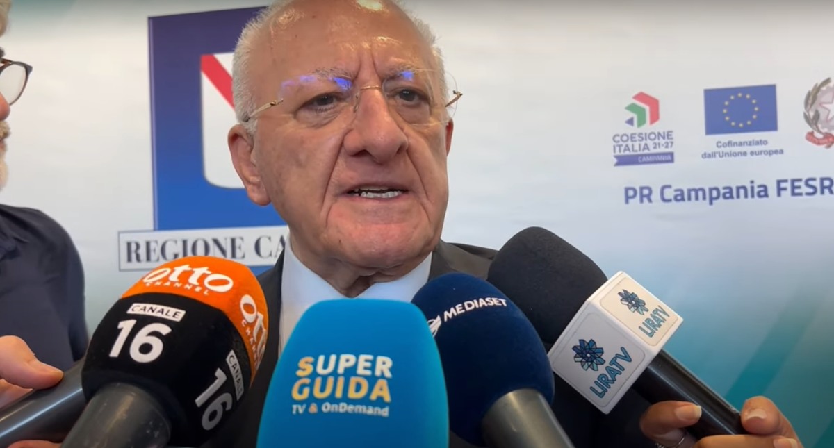Vincenzo De Luca inaugura la 54 esima edizione del Giffoni Film ... Vincenzo De Luca inaugura la 54 esima edizione del Giffoni Film ...