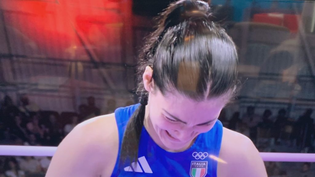 Come mai Angela Carini si è ritirata contro Imane Khelif alle Olimpiadi?