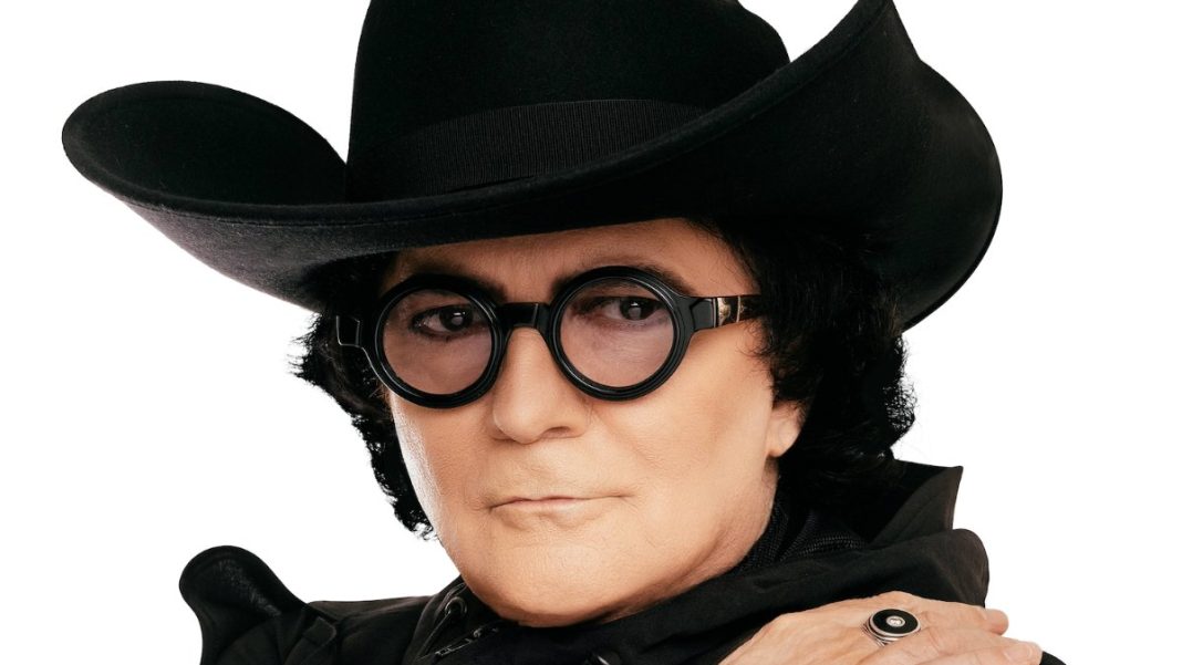 Renato Zero dopo tour due nuovi brani omaggio Elton John e Bob Marley