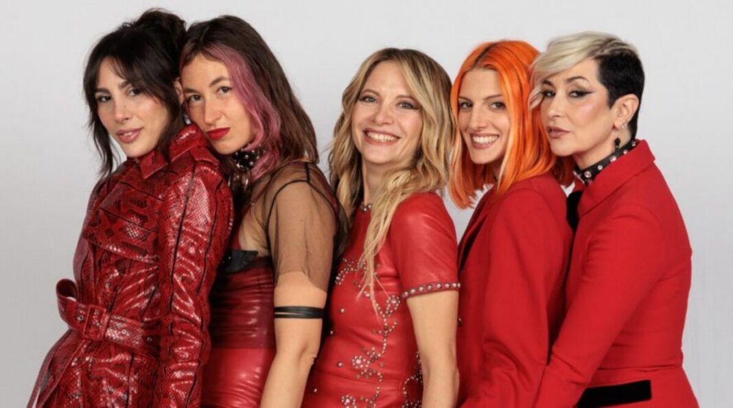 Bambole di pezza cantano "Resta con me": testo e significato