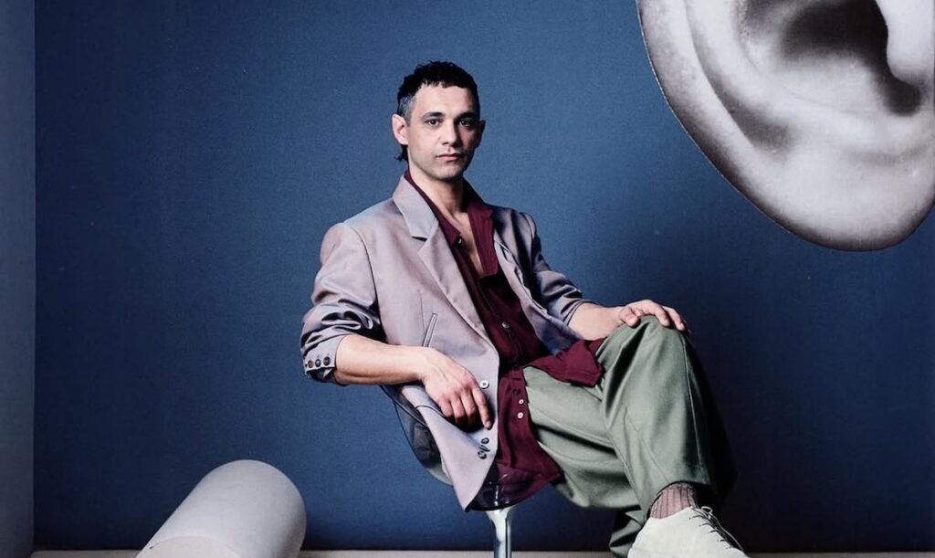 Cosmo presenta il suo nuovo album "La Fonte": ecco quando esce